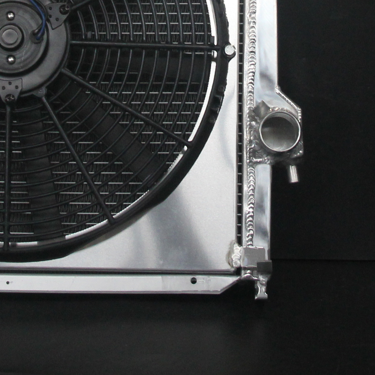 318 Z3 E36 M42 M44 Radiator With Fan Shroud For BMW 91-00 Aluminum 2ROW ...