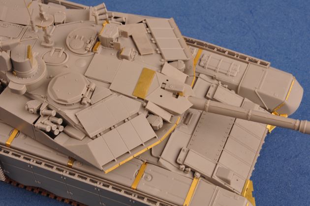 Trumpeter RUSSIAN T90A MAIN BATTLE TANK 1/35 - wqpscreen