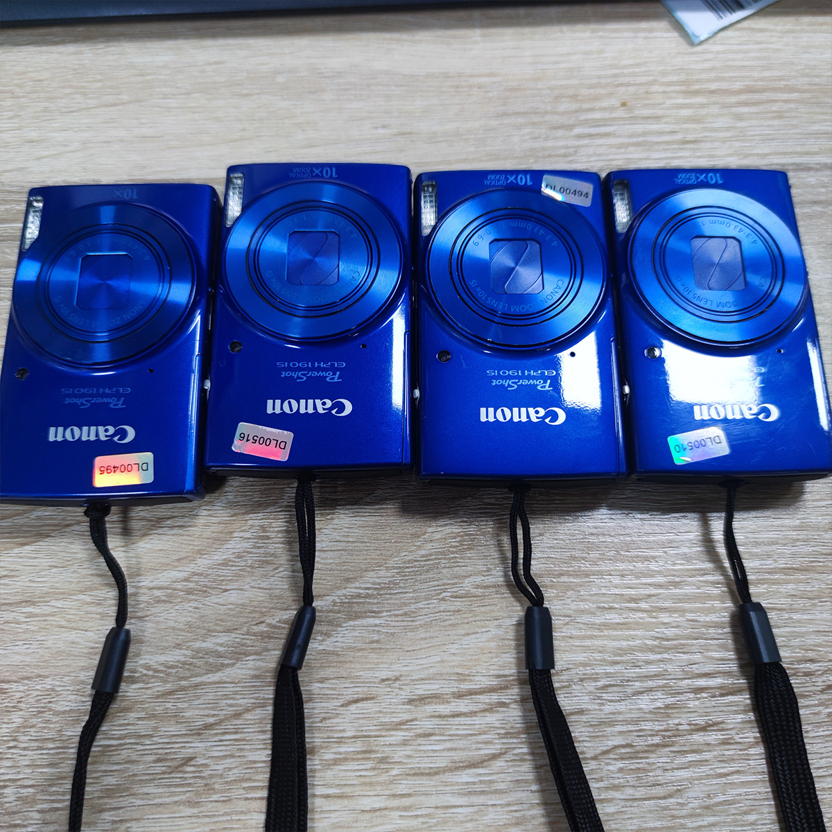 85% New Canon PowerShot ELPH 190IS Blue Digital Camera 20MP 85% New Canon PowerShot ELPH 190IS Blue Digital Camera 20MP
